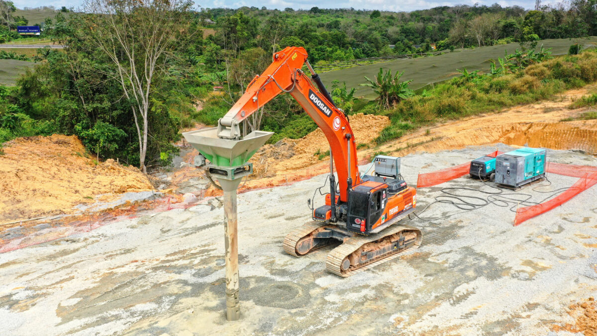 Electrified Double Track (EDT) from Gemas to Johor Bahru, Malaysia | Menard